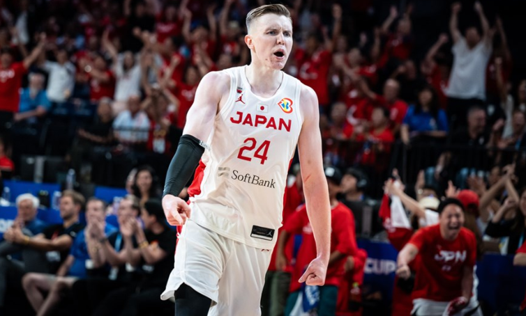 Joshua Hawkinson, el sorprendente héroe de Japón | Basquet Plus
